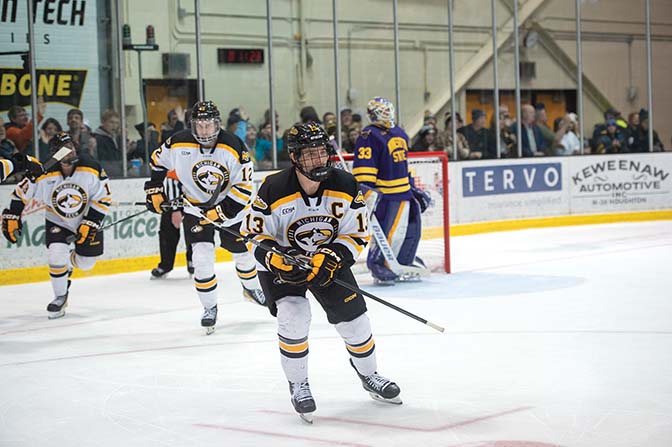 Huskies hockey earns split, but wins Winter Carnival | News, Sports ...